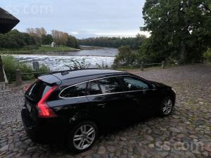 Black Volvo V60 2011 in Kuldiga, with an engine capacity of 2.00 L and mileage of 326 thousand km for 4800 €, photo  on AUTOMOTO.COM.LV