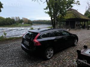 Black Volvo V60 2011 in Kuldiga, with an engine capacity of 2.00 L and mileage of 326 thousand km for 4800 €, photo 5 on AUTOMOTO.COM.LV