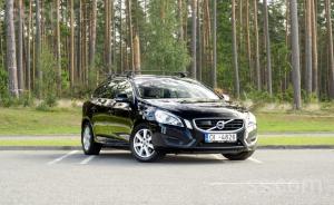 Black Volvo V60 2011 in Riga, with an engine capacity of 2.00 L and mileage of 349 thousand km for 5990 €, photo 3 on AUTOMOTO.COM.LV