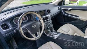 Black Volvo V60 2011 in Riga, with an engine capacity of 2.00 L and mileage of 349 thousand km for 5990 €, photo 10 on AUTOMOTO.COM.LV