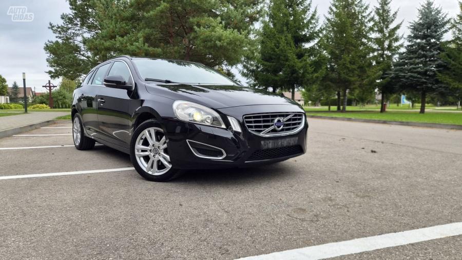 Black Volvo V60 2011 in Kaunas, with an engine capacity of 2.00 L and mileage of 316 thousand km for 5350 €, photo 1 on AUTOMOTO.COM.LV