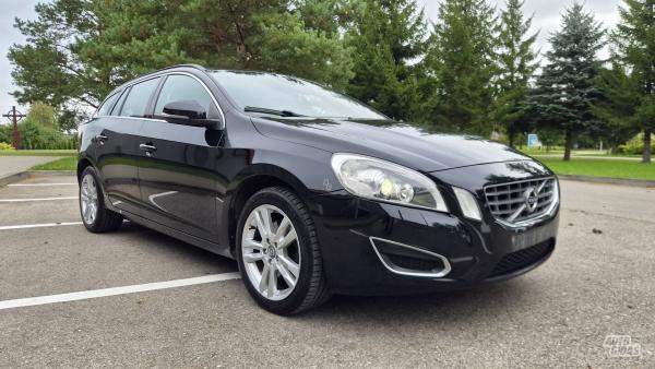 Melns Volvo V60 2011 Kauņa, ar dzinēja tilpumu 2.00 L un nobraukumu 316 tūkst. km par 5350 €, foto 3 vietnē AUTOMOTO.COM.LV