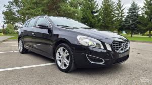 Black Volvo V60 2011 in Kaunas, with an engine capacity of 2.00 L and mileage of 316 thousand km for 5350 €, photo 3 on AUTOMOTO.COM.LV