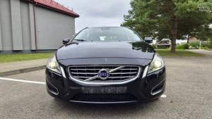 Black Volvo V60 2011 in Kaunas, with an engine capacity of 2.00 L and mileage of 316 thousand km for 5350 €, photo 5 on AUTOMOTO.COM.LV