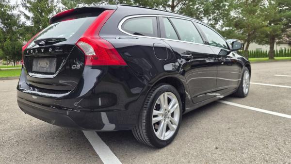 Melns Volvo V60 2011 Kauņa, ar dzinēja tilpumu 2.00 L un nobraukumu 316 tūkst. km par 5350 €, foto 9 vietnē AUTOMOTO.COM.LV