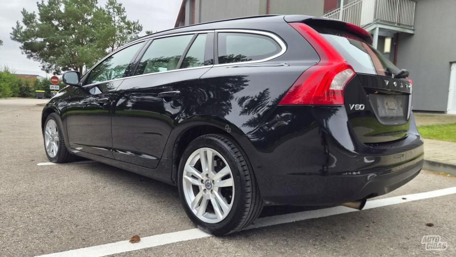 Black Volvo V60 2011 in Kaunas, with an engine capacity of 2.00 L and mileage of 316 thousand km for 5350 €, photo 11 on AUTOMOTO.COM.LV
