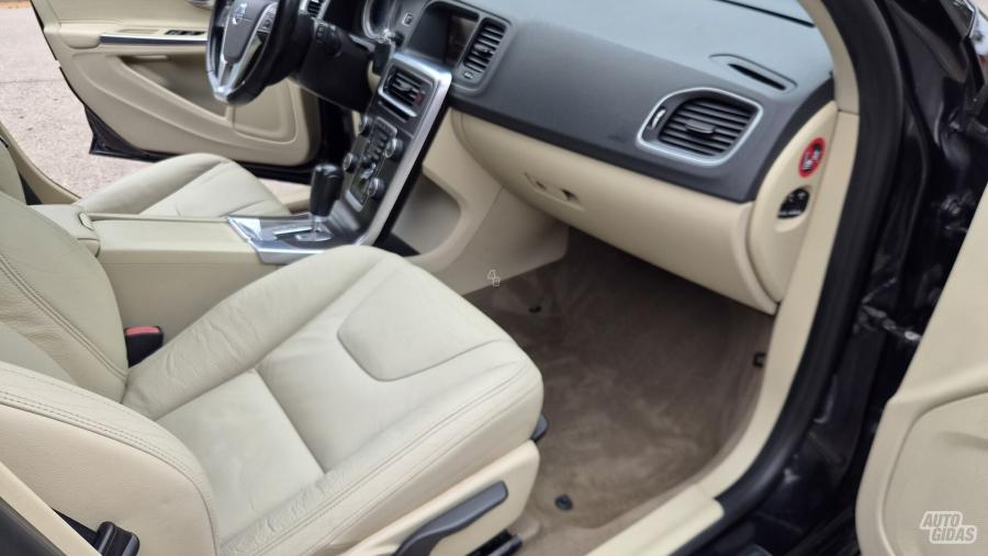 Black Volvo V60 2011 in Kaunas, with an engine capacity of 2.00 L and mileage of 316 thousand km for 5350 €, photo 19 on AUTOMOTO.COM.LV