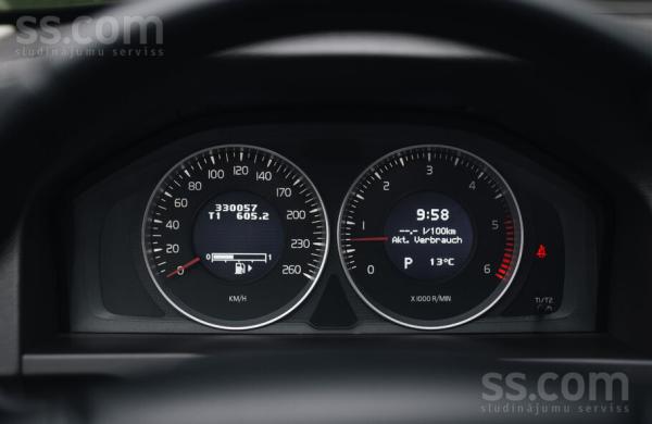 Black Volvo V60 2011 in Riga, with an engine capacity of 2.40 L and mileage of 330 thousand km for 5000 €, photo 8 on AUTOMOTO.COM.LV
