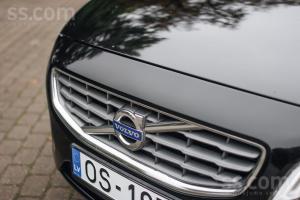 Black Volvo V60 2011 in Riga, with an engine capacity of 2.40 L and mileage of 330 thousand km for 5000 €, photo 17 on AUTOMOTO.COM.LV