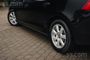 Black Volvo V60 2011 in Riga, with an engine capacity of 2.40 L and mileage of 330 thousand km for 5000 €, photo 21 on AUTOMOTO.COM.LV