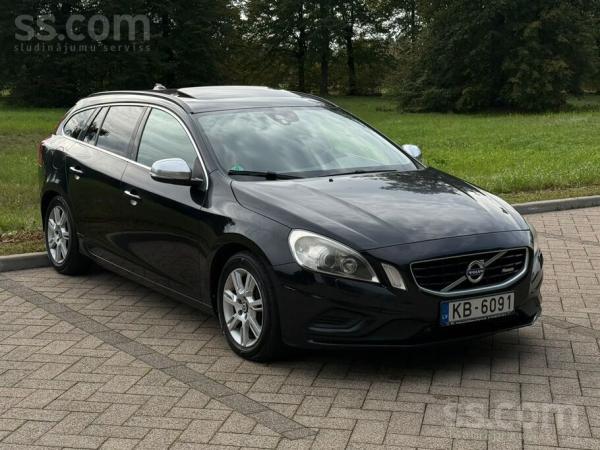 Черный Вольво B60 2011 в Рига, объемом двигателя 2.40 л и пробегом 364 тыс. км за 3990 €, фото 3 на AUTOMOTO.COM.LV