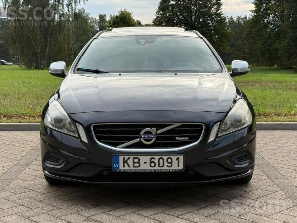 Черный Вольво B60 2011 в Рига, объемом двигателя 2.40 л и пробегом 364 тыс. км за 3990 €, фото 7 на AUTOMOTO.COM.LV