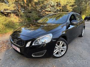 Melns Volvo V60 2011 Rīga, ar dzinēja tilpumu 2.00 L un nobraukumu 328 tūkst. km par 4499 €, foto 3 vietnē AUTOMOTO.COM.LV