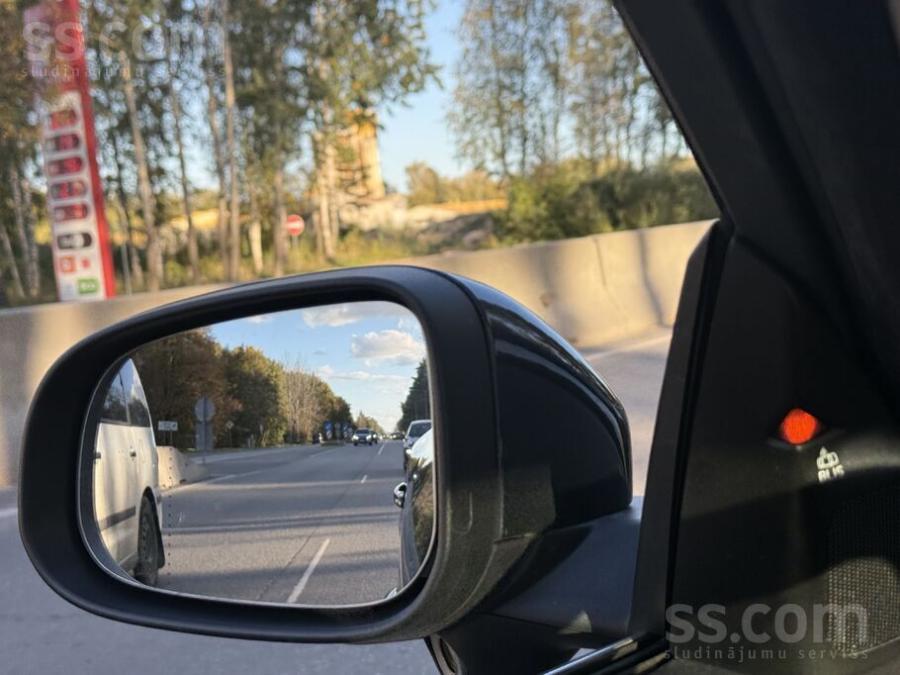 Melns Volvo V60 2011 Rīga, ar dzinēja tilpumu 2.00 L un nobraukumu 328 tūkst. km par 4499 €, foto 6 vietnē AUTOMOTO.COM.LV