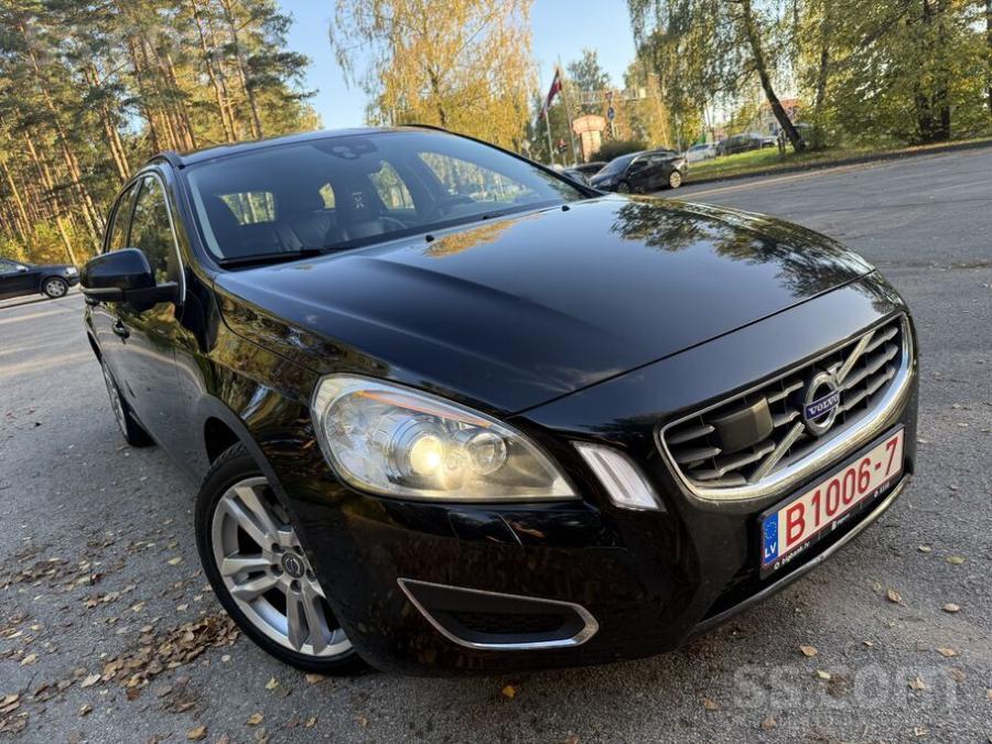 Melns Volvo V60 2011 Rīga, ar dzinēja tilpumu 2.00 L un nobraukumu 328 tūkst. km par 4499 €, foto 19 vietnē AUTOMOTO.COM.LV
