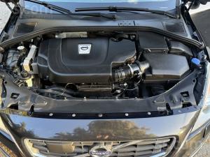 Melns Volvo V60 2011 Rīga, ar dzinēja tilpumu 2.00 L un nobraukumu 328 tūkst. km par 4499 €, foto 31 vietnē AUTOMOTO.COM.LV