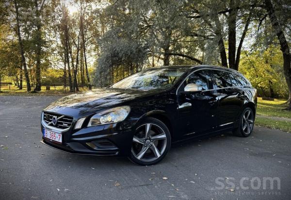 Melns Volvo V60 2011 Jūrmala, ar dzinēja tilpumu 2.40 L un nobraukumu 190 tūkst. km par 7950 €, foto 1 vietnē AUTOMOTO.COM.LV