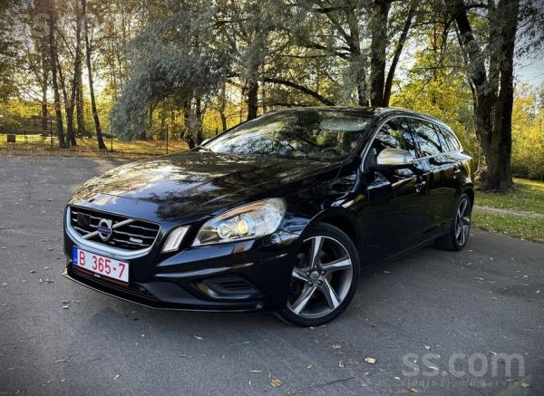 Melns Volvo V60 2011 Jūrmala, ar dzinēja tilpumu 2.40 L un nobraukumu 190 tūkst. km par 7950 €, foto 3 vietnē AUTOMOTO.COM.LV
