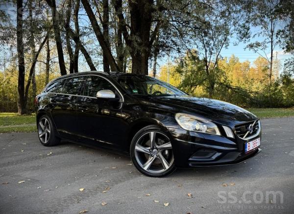 Melns Volvo V60 2011 Jūrmala, ar dzinēja tilpumu 2.40 L un nobraukumu 190 tūkst. km par 7950 €, foto 4 vietnē AUTOMOTO.COM.LV