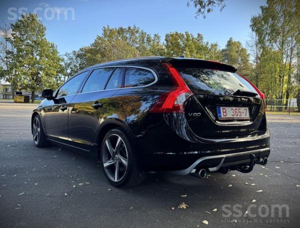 Volvo V60 2011 Jūrmala vietnē Melns Volvo V60 2011 Jūrmala, ar dzinēja tilpumu 2.40 L un nobraukumu 190 tūkst. km par 7950 €, foto 9 vietnē AUTOMOTO.COM.LV