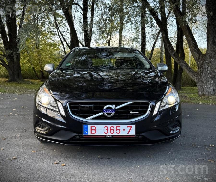 Melns Volvo V60 2011 Jūrmala, ar dzinēja tilpumu 2.40 L un nobraukumu 190 tūkst. km par 7950 €, foto 10 vietnē AUTOMOTO.COM.LV