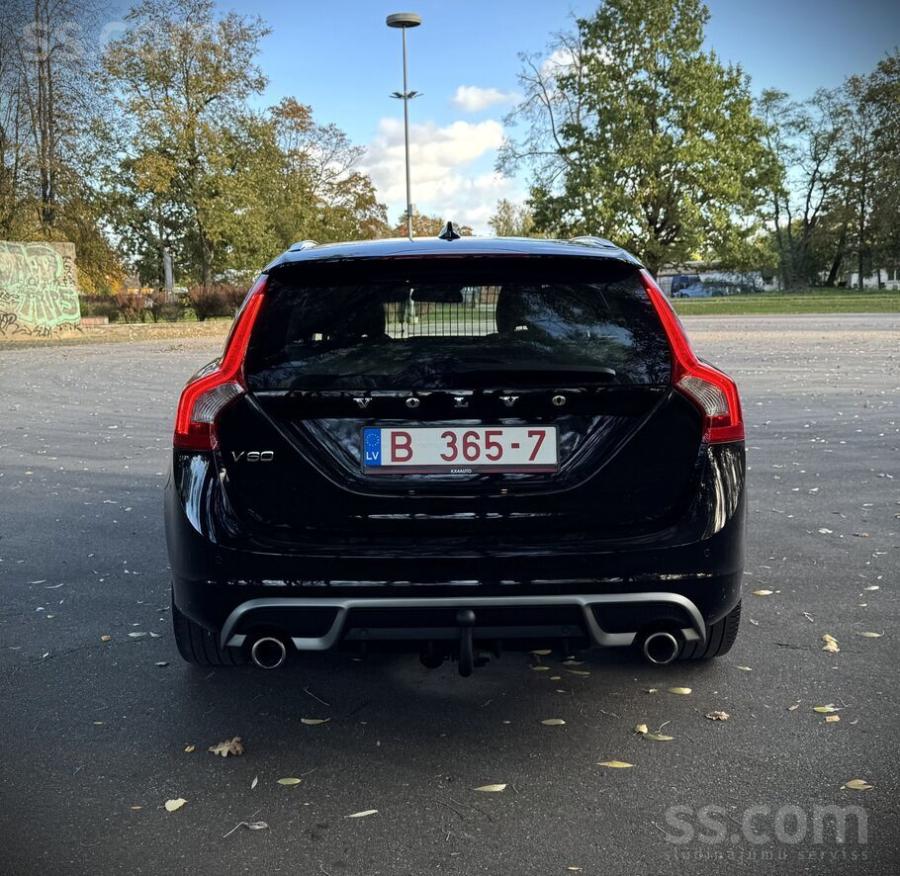 Melns Volvo V60 2011 Jūrmala, ar dzinēja tilpumu 2.40 L un nobraukumu 190 tūkst. km par 7950 €, foto 11 vietnē AUTOMOTO.COM.LV