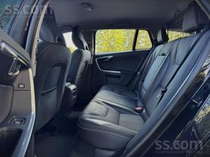 Melns Volvo V60 2011 Jūrmala, ar dzinēja tilpumu 2.40 L un nobraukumu 190 tūkst. km par 7950 €, foto 14 vietnē AUTOMOTO.COM.LV