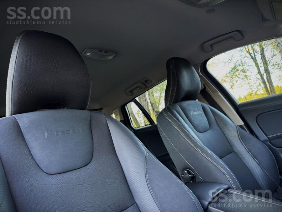Melns Volvo V60 2011 Jūrmala, ar dzinēja tilpumu 2.40 L un nobraukumu 190 tūkst. km par 7950 €, foto 17 vietnē AUTOMOTO.COM.LV