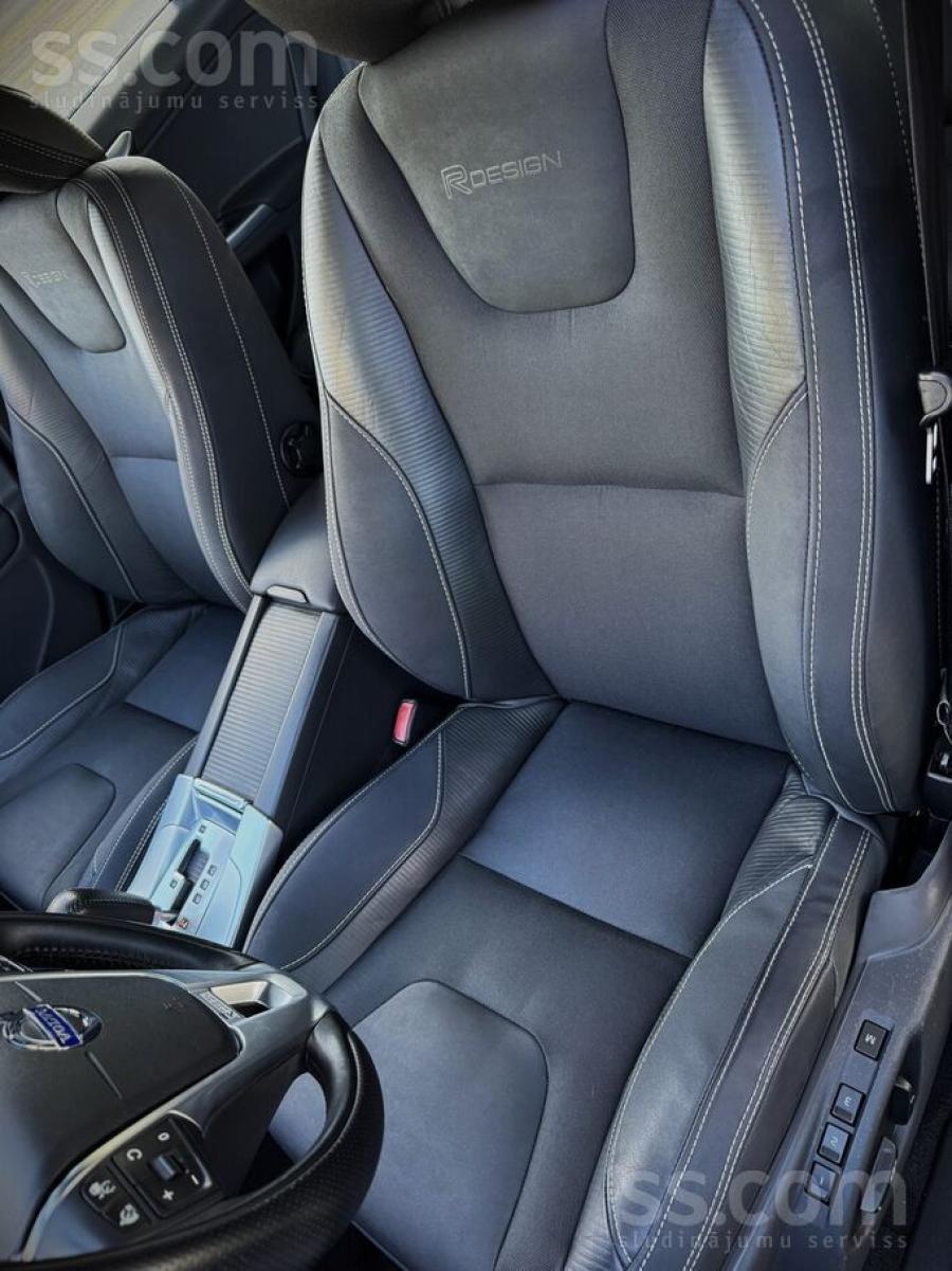 Melns Volvo V60 2011 Jūrmala, ar dzinēja tilpumu 2.40 L un nobraukumu 190 tūkst. km par 7950 €, foto 19 vietnē AUTOMOTO.COM.LV