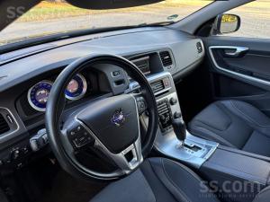 Melns Volvo V60 2011 Jūrmala, ar dzinēja tilpumu 2.40 L un nobraukumu 190 tūkst. km par 7950 €, foto 20 vietnē AUTOMOTO.COM.LV