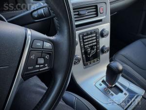 Melns Volvo V60 2011 Jūrmala, ar dzinēja tilpumu 2.40 L un nobraukumu 190 tūkst. km par 7950 €, foto 24 vietnē AUTOMOTO.COM.LV