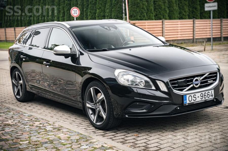 Melns Volvo V60 2011 Rīga, ar dzinēja tilpumu 2.40 L un nobraukumu 324 tūkst. km par 4990 €, foto 4 vietnē AUTOMOTO.COM.LV