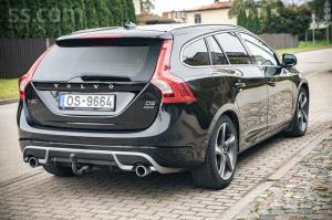 Melns Volvo V60 2011 Rīga, ar dzinēja tilpumu 2.40 L un nobraukumu 324 tūkst. km par 4990 €, foto 5 vietnē AUTOMOTO.COM.LV