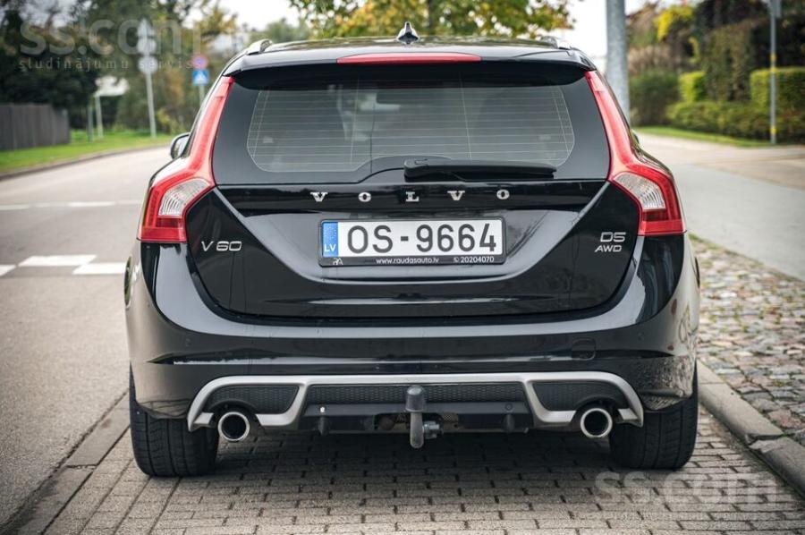 Melns Volvo V60 2011 Rīga, ar dzinēja tilpumu 2.40 L un nobraukumu 324 tūkst. km par 4990 €, foto 6 vietnē AUTOMOTO.COM.LV