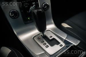 Melns Volvo V60 2011 Rīga, ar dzinēja tilpumu 2.40 L un nobraukumu 324 tūkst. km par 4990 €, foto 10 vietnē AUTOMOTO.COM.LV