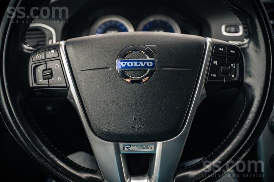 Melns Volvo V60 2011 Rīga, ar dzinēja tilpumu 2.40 L un nobraukumu 324 tūkst. km par 4990 €, foto 12 vietnē AUTOMOTO.COM.LV