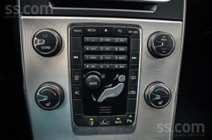 Melns Volvo V60 2011 Rīga, ar dzinēja tilpumu 2.40 L un nobraukumu 324 tūkst. km par 4990 €, foto 19 vietnē AUTOMOTO.COM.LV