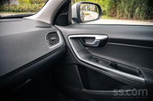 Melns Volvo V60 2011 Rīga, ar dzinēja tilpumu 2.40 L un nobraukumu 324 tūkst. km par 4990 €, foto 20 vietnē AUTOMOTO.COM.LV