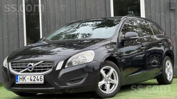 Black Volvo V60 2011 in Riga, with an engine capacity of 1.60 L and mileage of 298 thousand km for 3950 €, photo 1 on AUTOMOTO.COM.LV