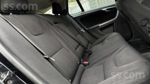 Melns Volvo V60 2011 Rīga, ar dzinēja tilpumu 1.60 L un nobraukumu 298 tūkst. km par 3950 €, foto 16 vietnē AUTOMOTO.COM.LV