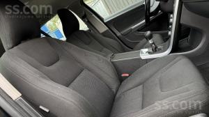 Melns Volvo V60 2011 Rīga, ar dzinēja tilpumu 1.60 L un nobraukumu 298 tūkst. km par 3950 €, foto 18 vietnē AUTOMOTO.COM.LV