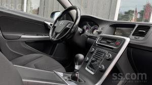 Melns Volvo V60 2011 Rīga, ar dzinēja tilpumu 1.60 L un nobraukumu 298 tūkst. km par 3950 €, foto 21 vietnē AUTOMOTO.COM.LV
