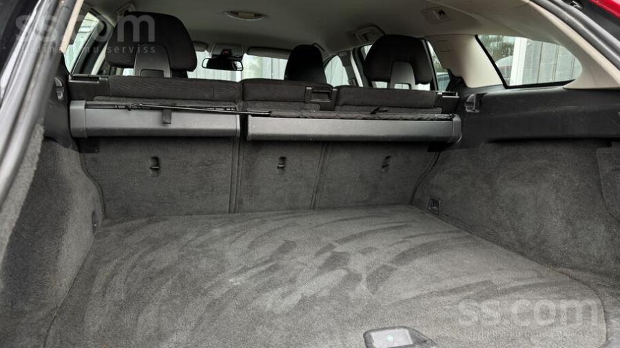 Melns Volvo V60 2011 Rīga, ar dzinēja tilpumu 1.60 L un nobraukumu 298 tūkst. km par 3950 €, foto 23 vietnē AUTOMOTO.COM.LV