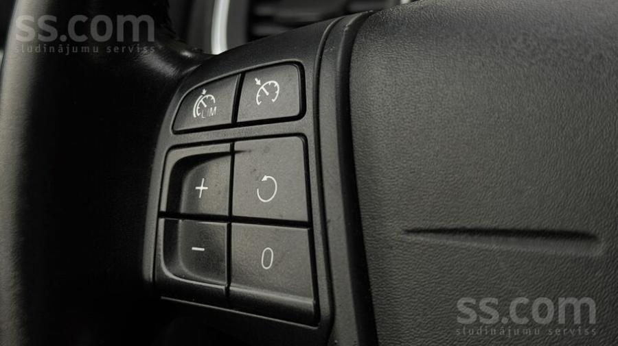 Melns Volvo V60 2011 Rīga, ar dzinēja tilpumu 1.60 L un nobraukumu 298 tūkst. km par 3950 €, foto 25 vietnē AUTOMOTO.COM.LV