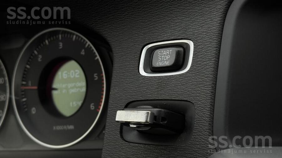 Melns Volvo V60 2011 Rīga, ar dzinēja tilpumu 1.60 L un nobraukumu 298 tūkst. km par 3950 €, foto 41 vietnē AUTOMOTO.COM.LV