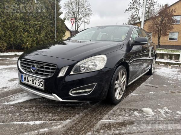 Melns Volvo V60 2012 Daugavpils, ar dzinēja tilpumu 2.00 L un nobraukumu 305 tūkst. km par 5300 €, foto 2 vietnē AUTOMOTO.COM.LV