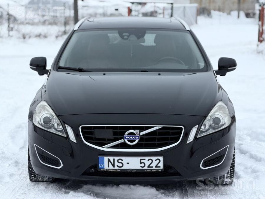 Melns Volvo V60 2012 Ogre, ar dzinēja tilpumu 2.40 L un nobraukumu 369 tūkst. km par 7200 €, foto 2 vietnē AUTOMOTO.COM.LV