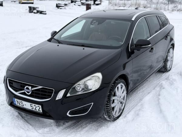 Black Volvo V60 2012 in Ogre, with an engine capacity of 2.40 L and mileage of 369 thousand km for 7200 €, photo 6 on AUTOMOTO.COM.LV