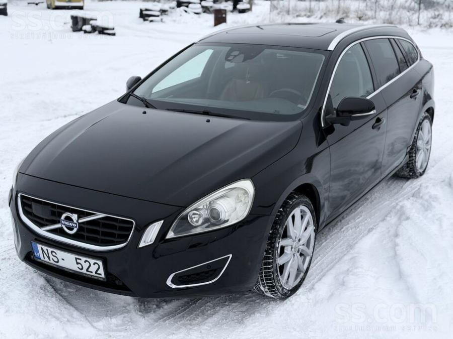 Melns Volvo V60 2012 Ogre, ar dzinēja tilpumu 2.40 L un nobraukumu 369 tūkst. km par 7200 €, foto 6 vietnē AUTOMOTO.COM.LV