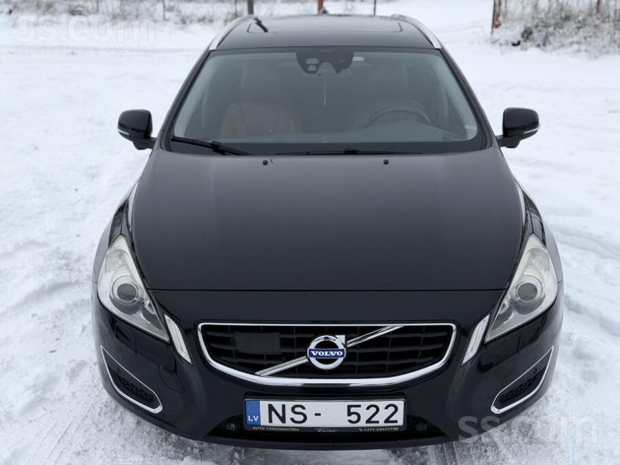 Melns Volvo V60 2012 Ogre, ar dzinēja tilpumu 2.40 L un nobraukumu 369 tūkst. km par 7200 €, foto 7 vietnē AUTOMOTO.COM.LV